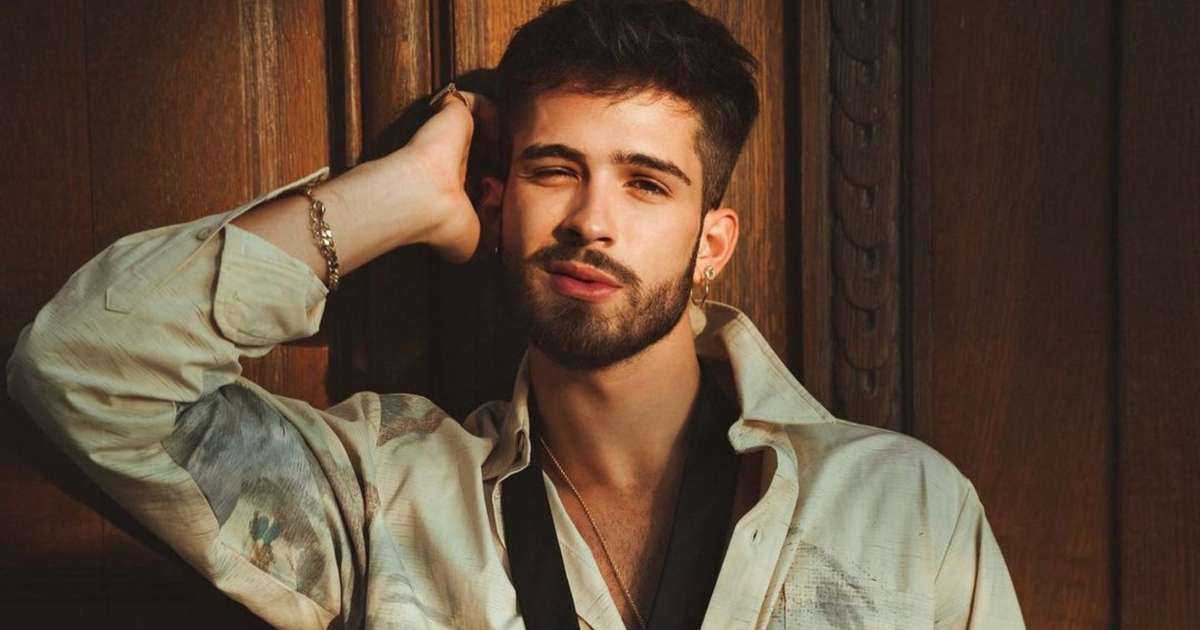 João Guilherme é criticado por usar cropped e rebate Que mundinho