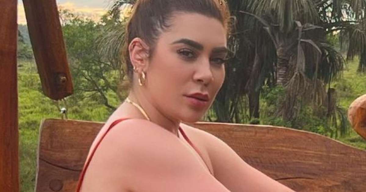 Naiara Azevedo esbanja beleza e agita a web ao surgir de biquíni fio dental