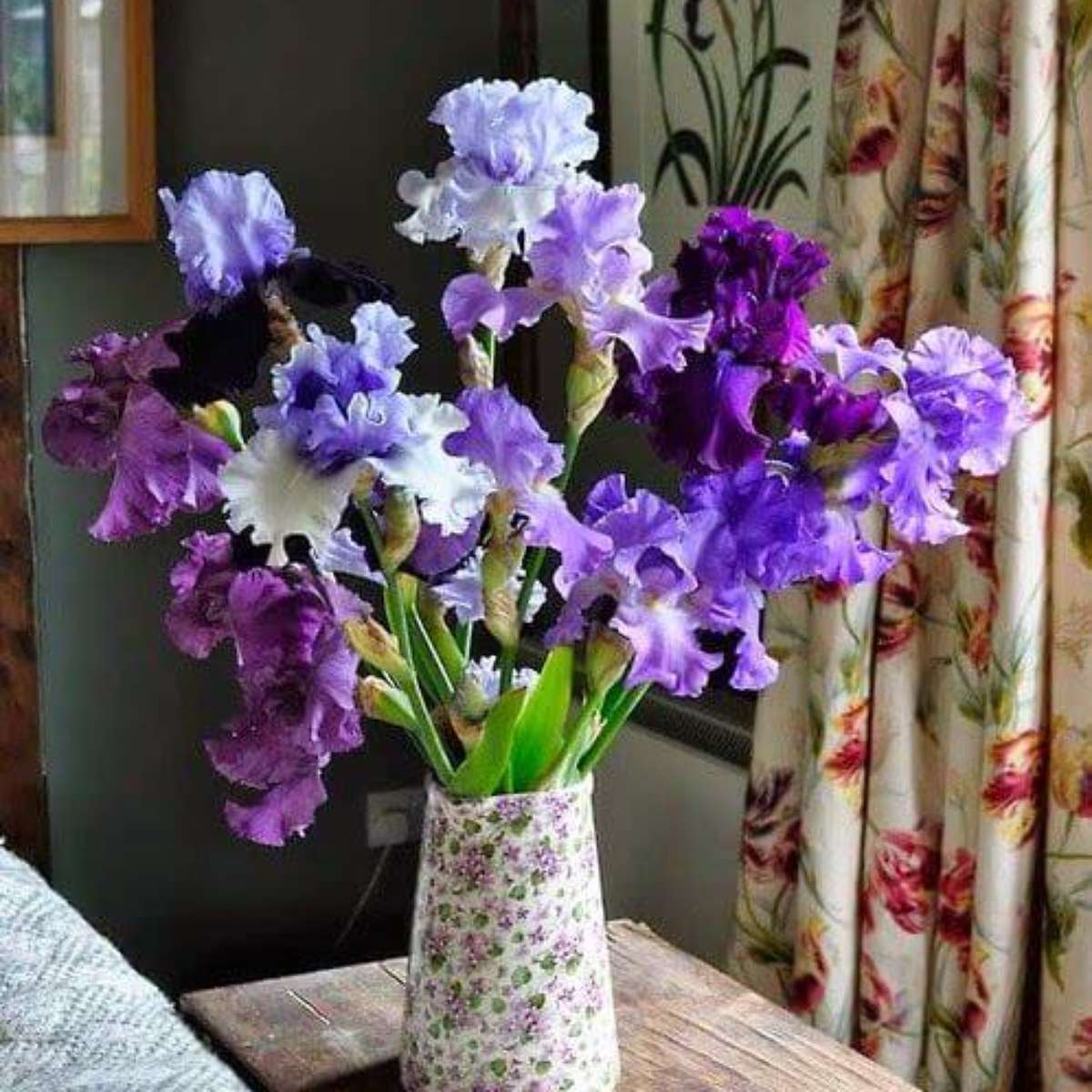 Arranjos De Flores Roxas