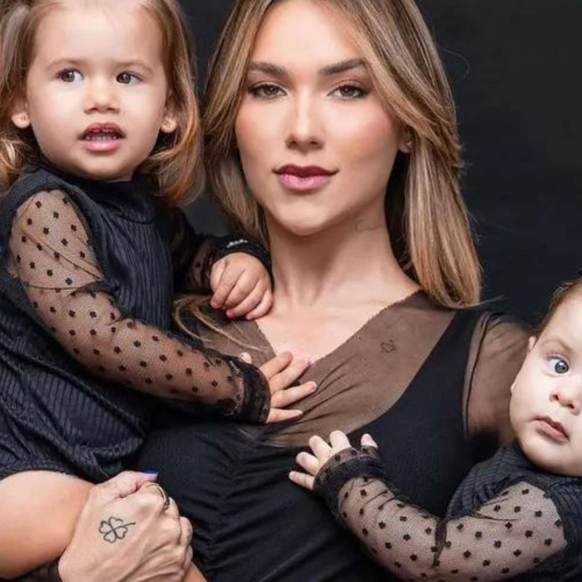 Virginia Fonseca compartilha com as filhas um costume religioso