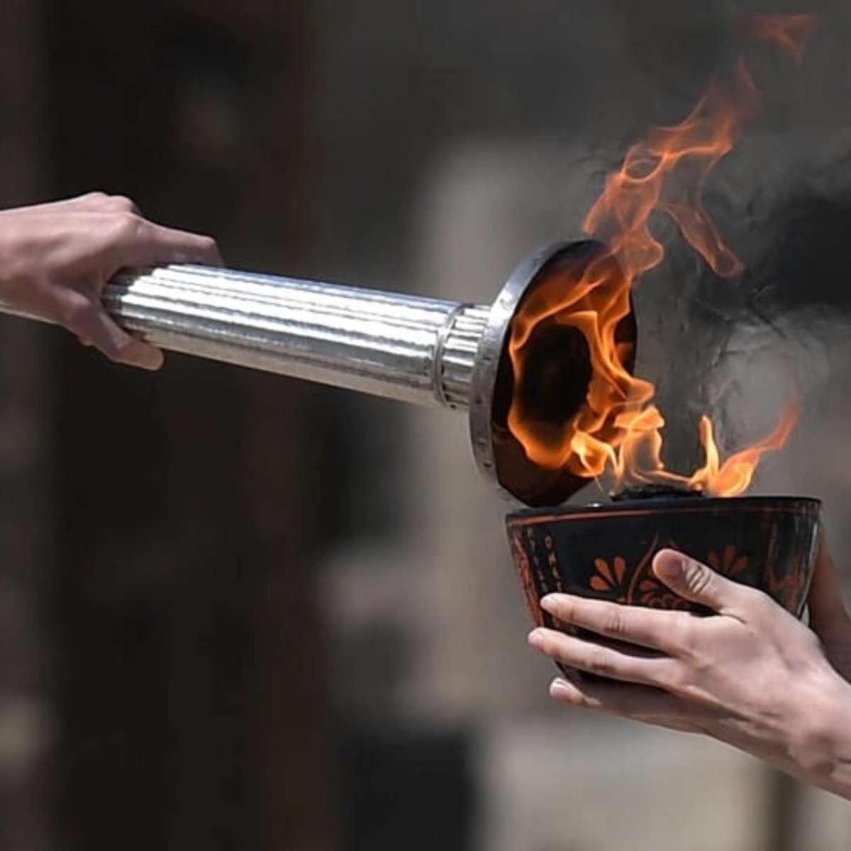 Tocha De Fogo Olimpica Chama Olímpica De Paris é Acesa Na Grécia: