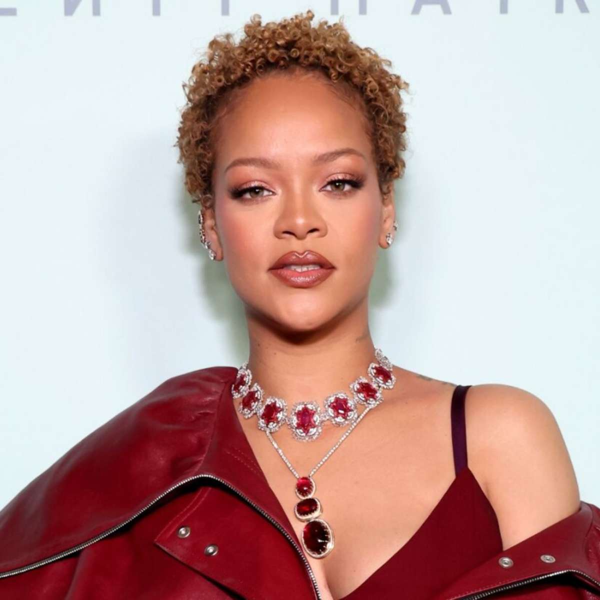 Corte De Cabelo Pixie Rihanna 2024