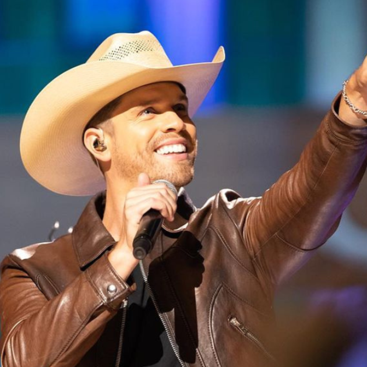 Capa Do Album Dustin Lynch