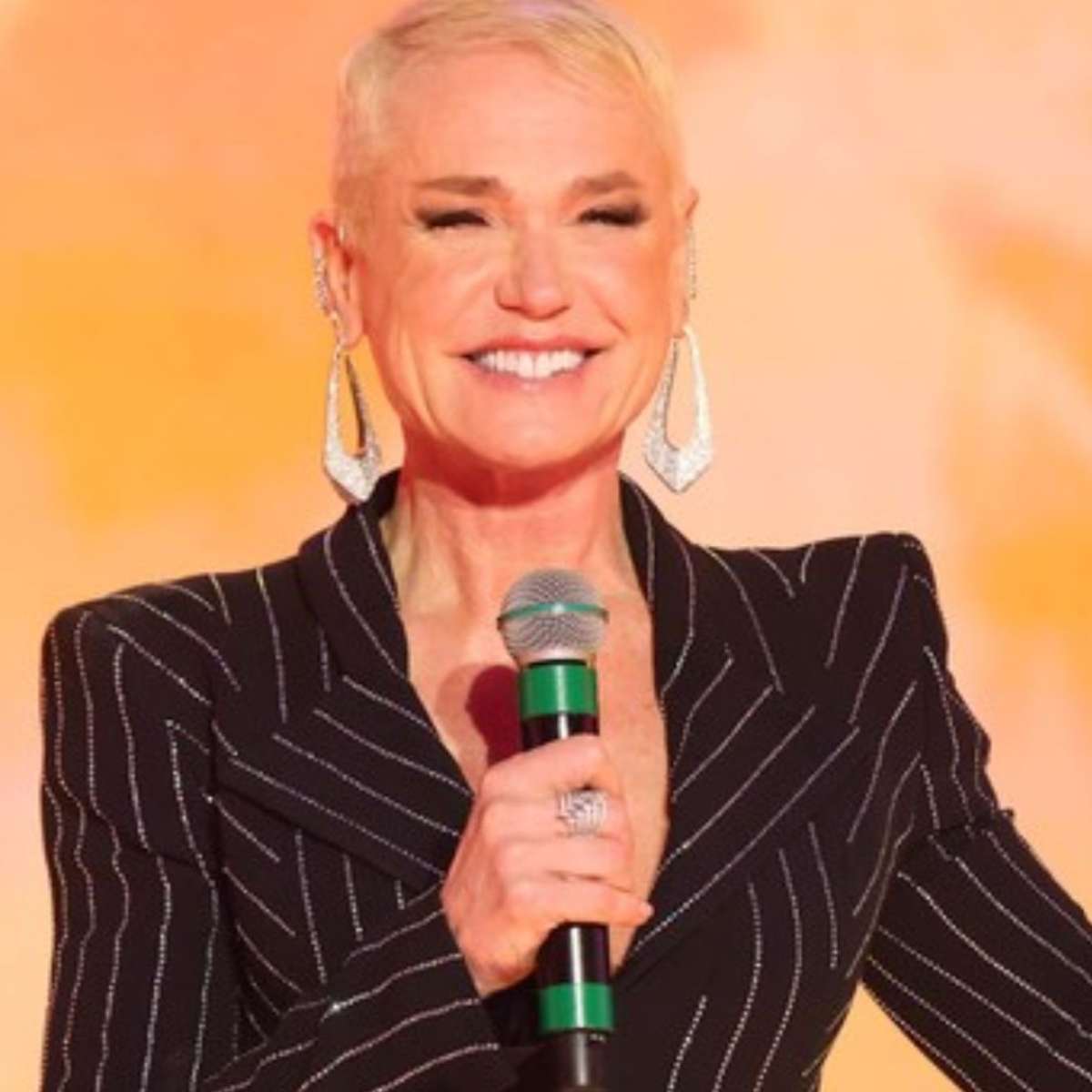 Xuxa Meneghel Idade Altura E Peso Biografia Cristina Leite