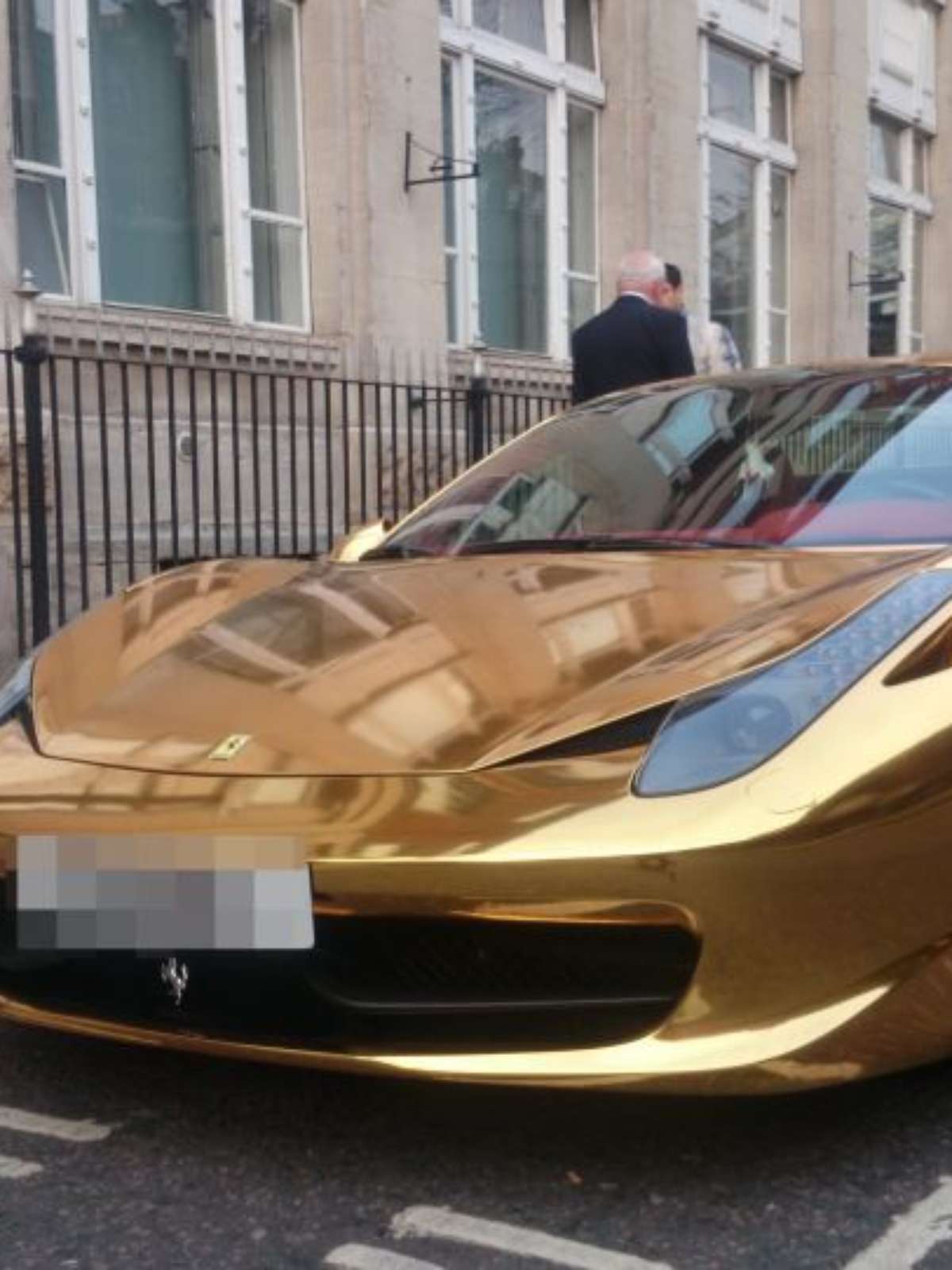 Aranha Ferrari Dourada