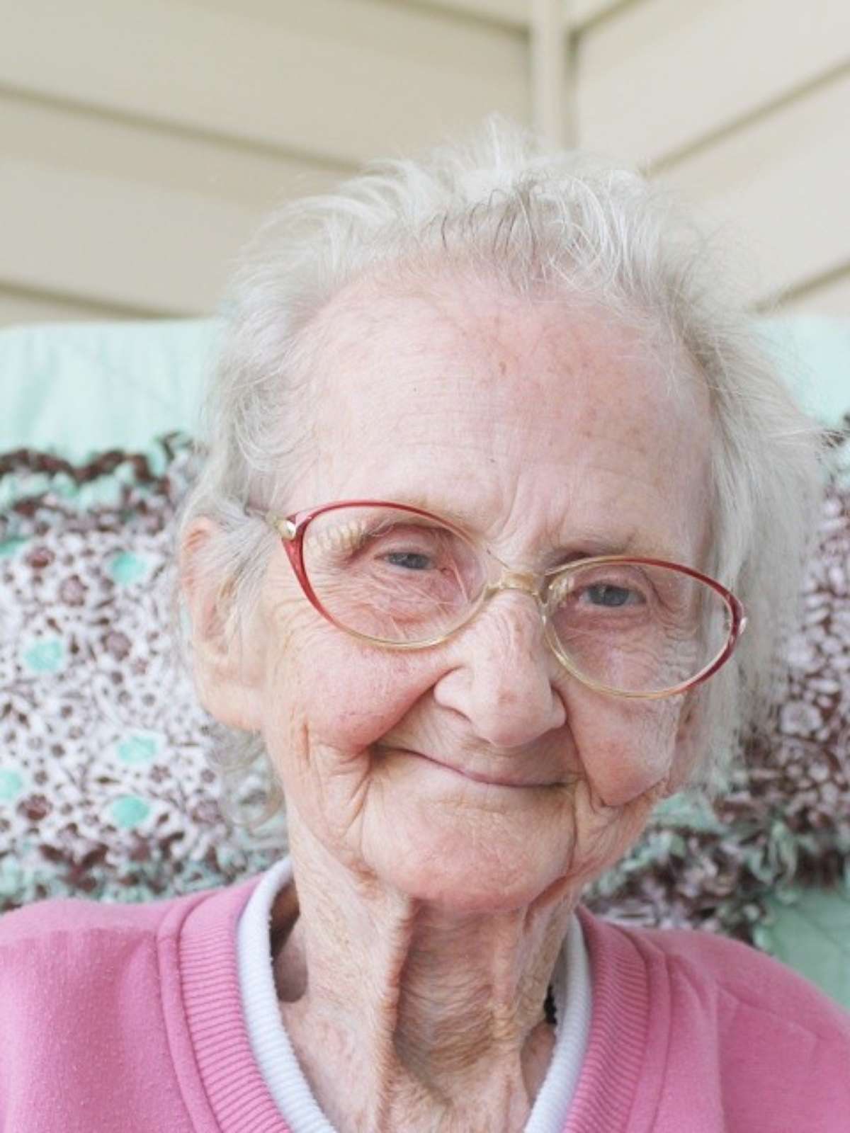 Jo Simpson's Instagram, Twitter & Facebook on IDCrawl