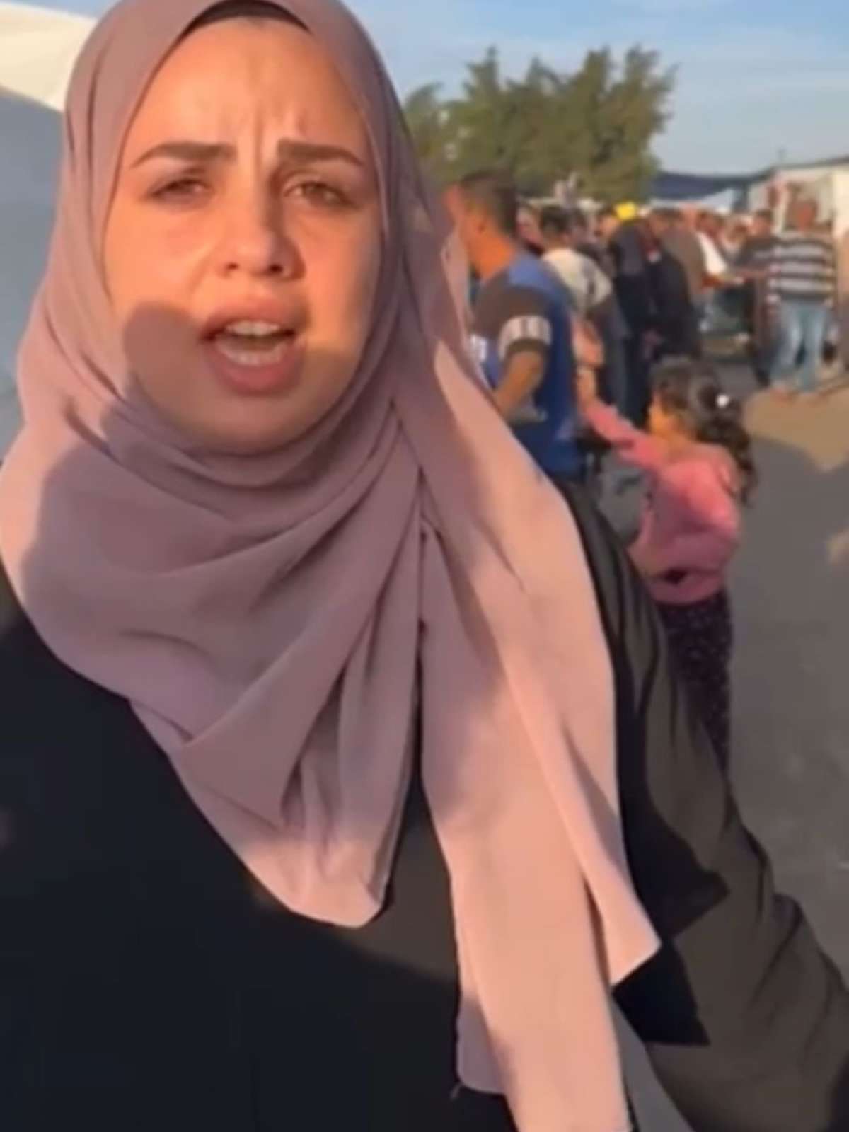 Samira Hassan's Instagram, Twitter & Facebook on IDCrawl