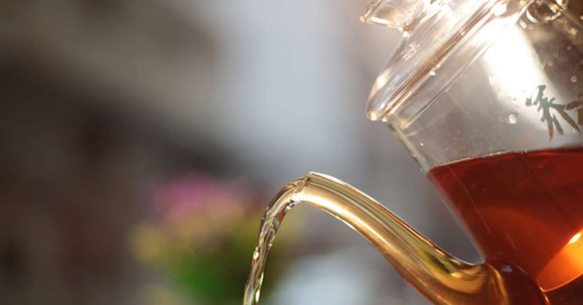 Ajuda na dieta e faz bem: Saiba preparar um chá perfeito!