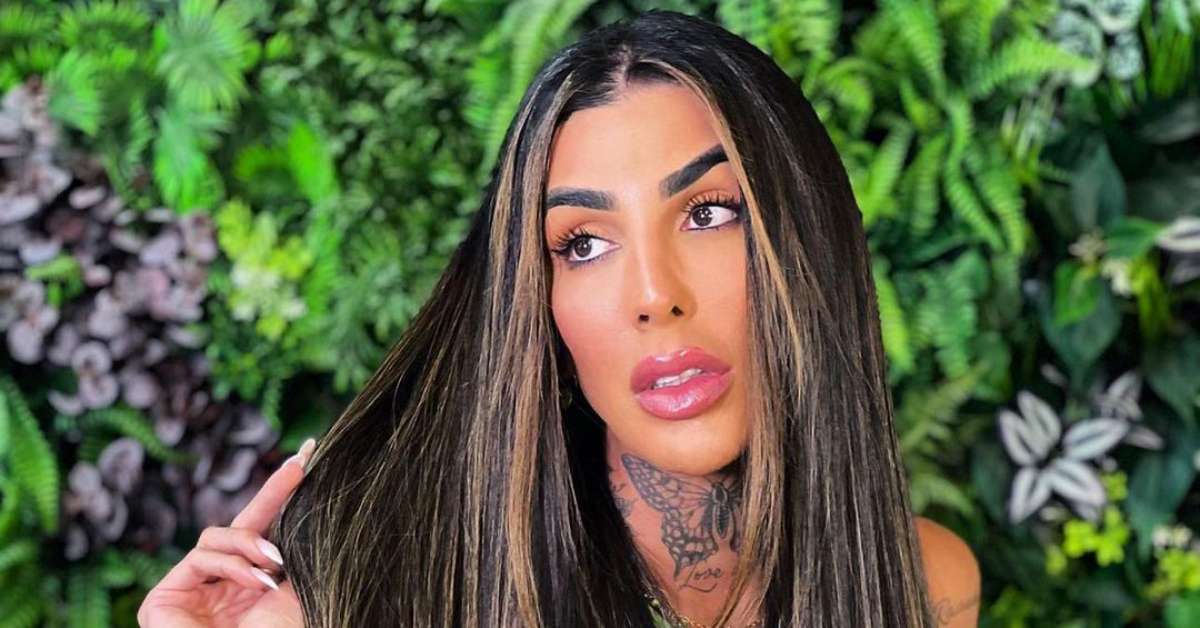 Críticas, maternidade e sucesso: conheça a cantora trans Pepita