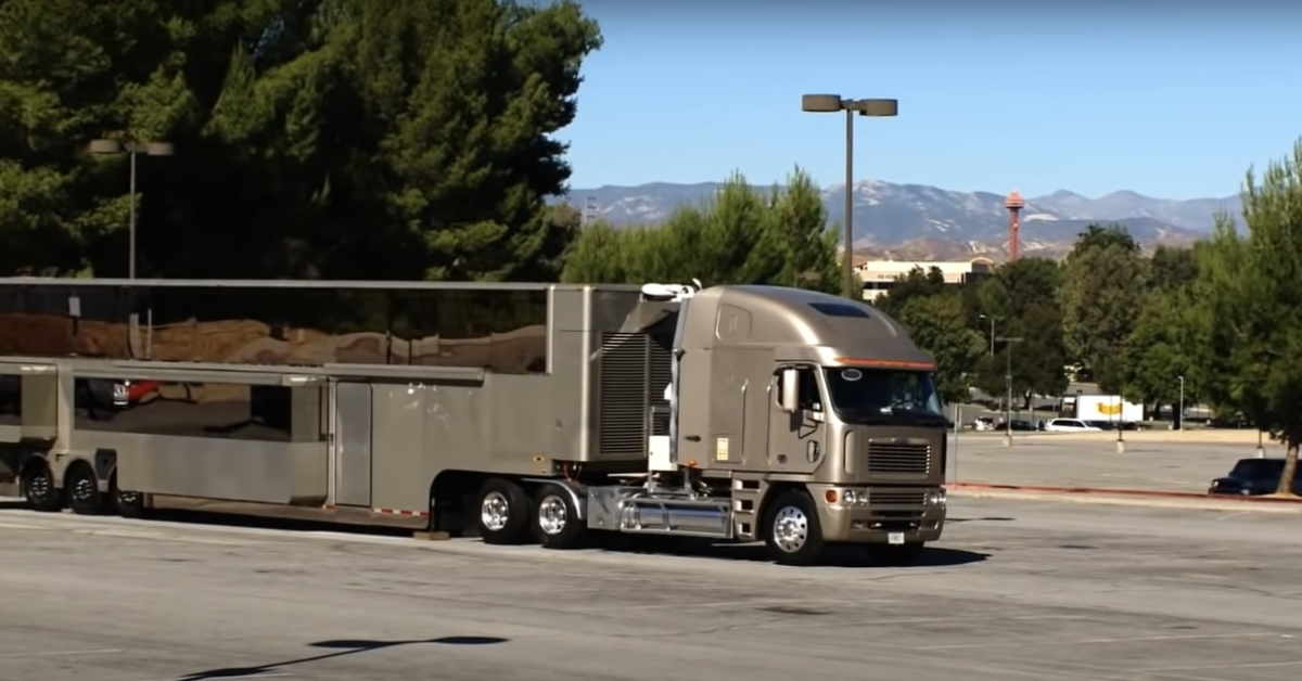 Veja detalhes do motorhome de Will Smith de R$ 12 milhões