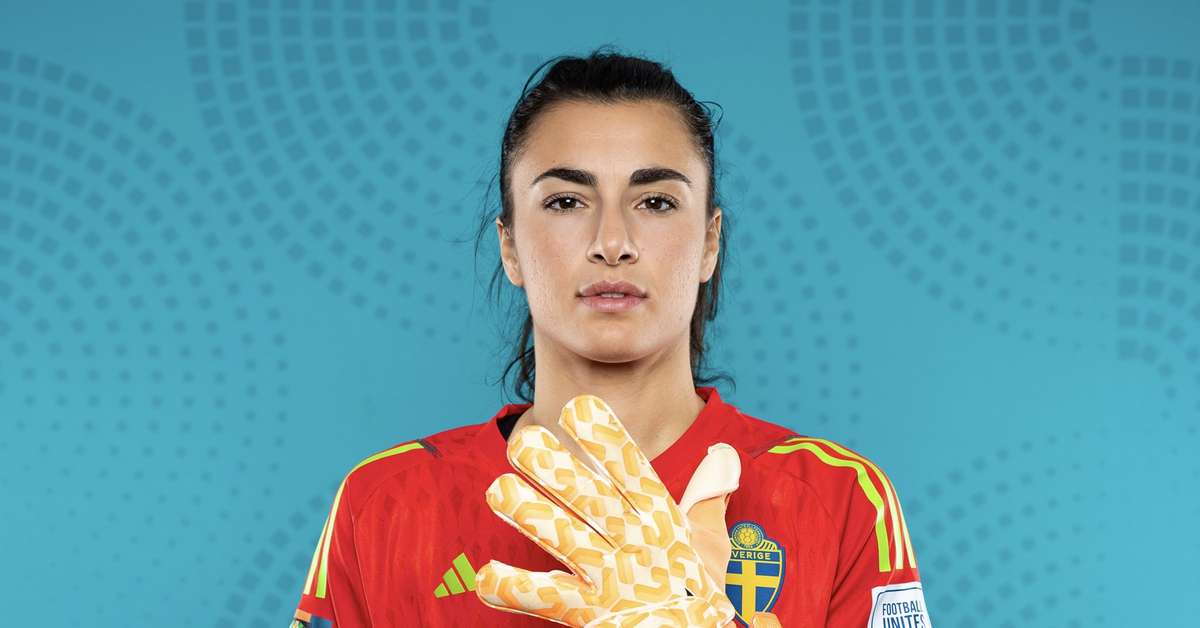 Conheça a goleira da Suécia: Zećira Mušović