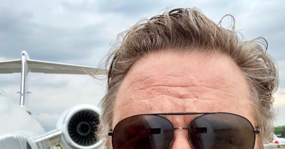 Russell Crowe escapa por um triz de cobra venenosa e admite que vacilou