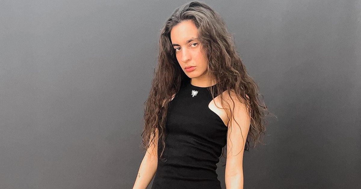 Quem é Triz, voz presente na música 'Baile do Bruxo'?