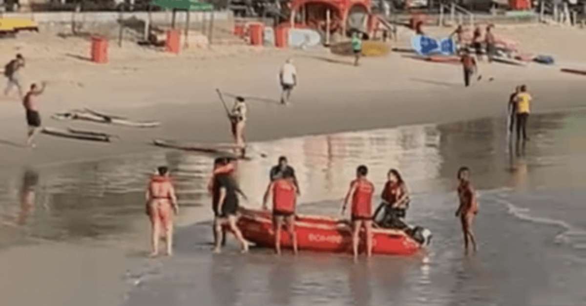 Pra quem não viu: Ventania empurra praticantes de stand-up paddle para ...