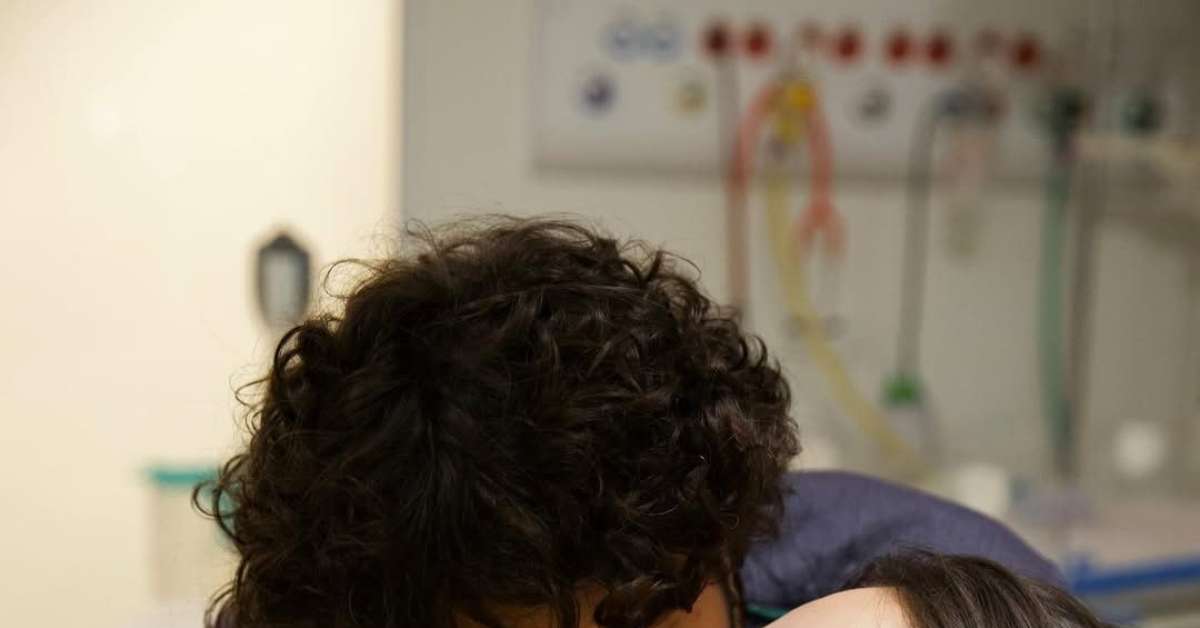 Nattan revela que Rafa Kalimann passou por 40 horas de parto para ter bebê