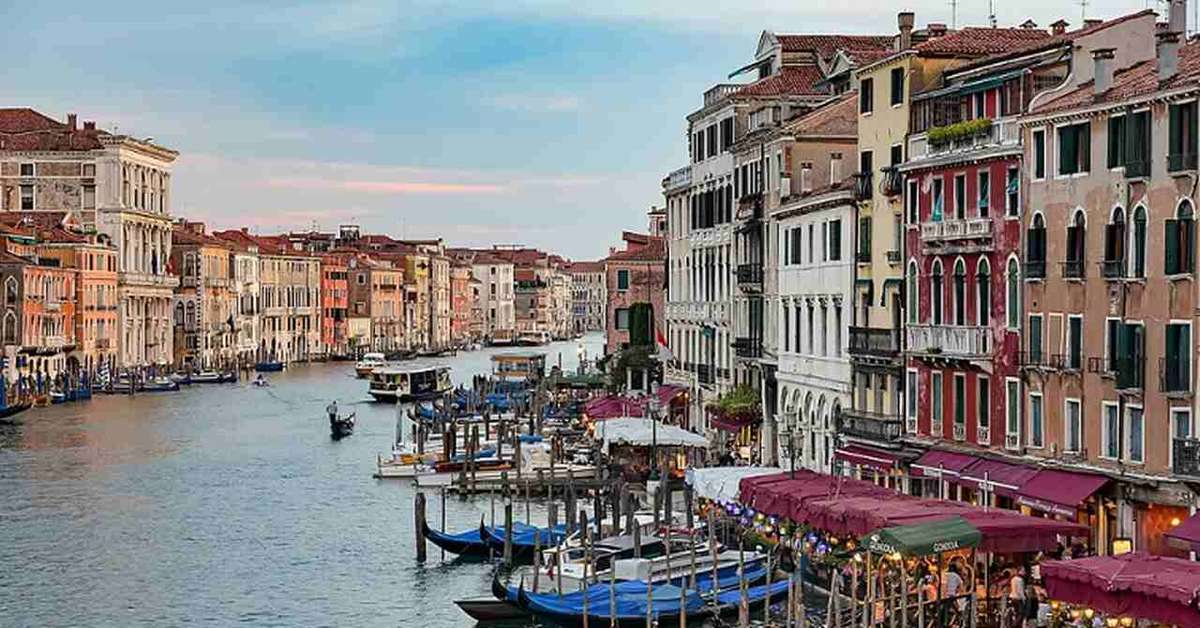 Veneza: pontes e canais ligam mais de 100 ilhotas e formam cenário ...