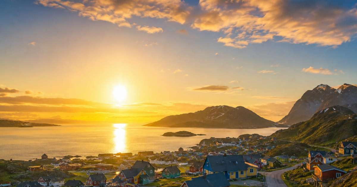 Onde o sol nunca se põe: cidades que vivem a noite iluminada