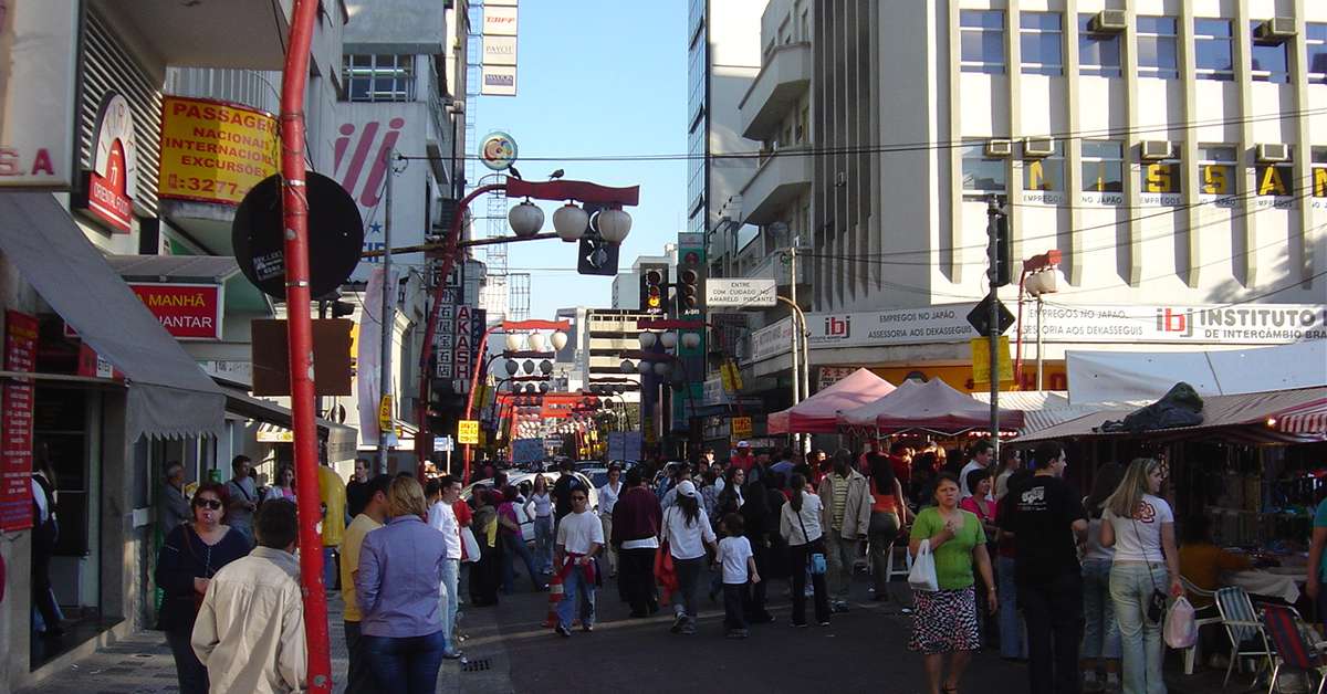 Feira da Liberdade tem comida oriental boa e barata em SP