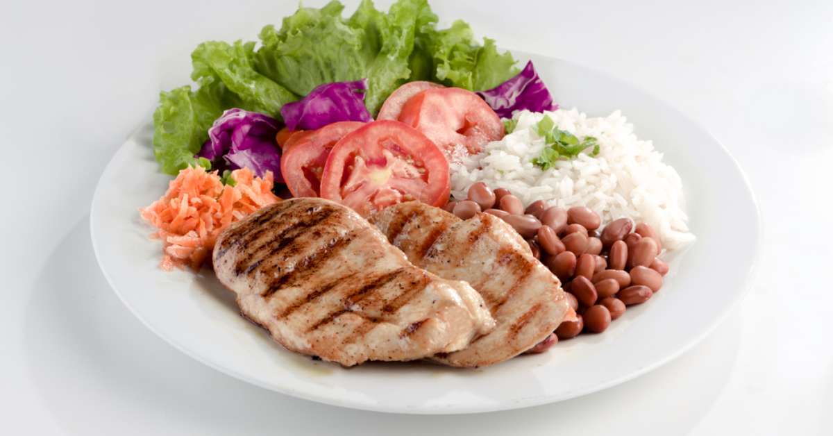 Veja 6 sugestões para servir o arroz com feijão