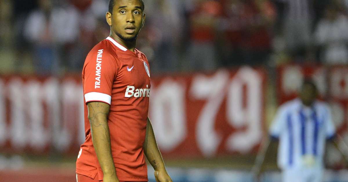 Anderson perde pênalti em estreia, e Inter tropeça no Gaúcho