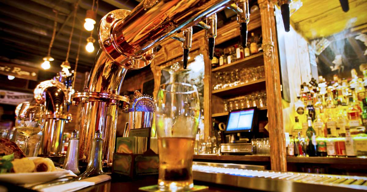 Boteco ou gourmet? Descubra qual é o bar ideal de cada signo