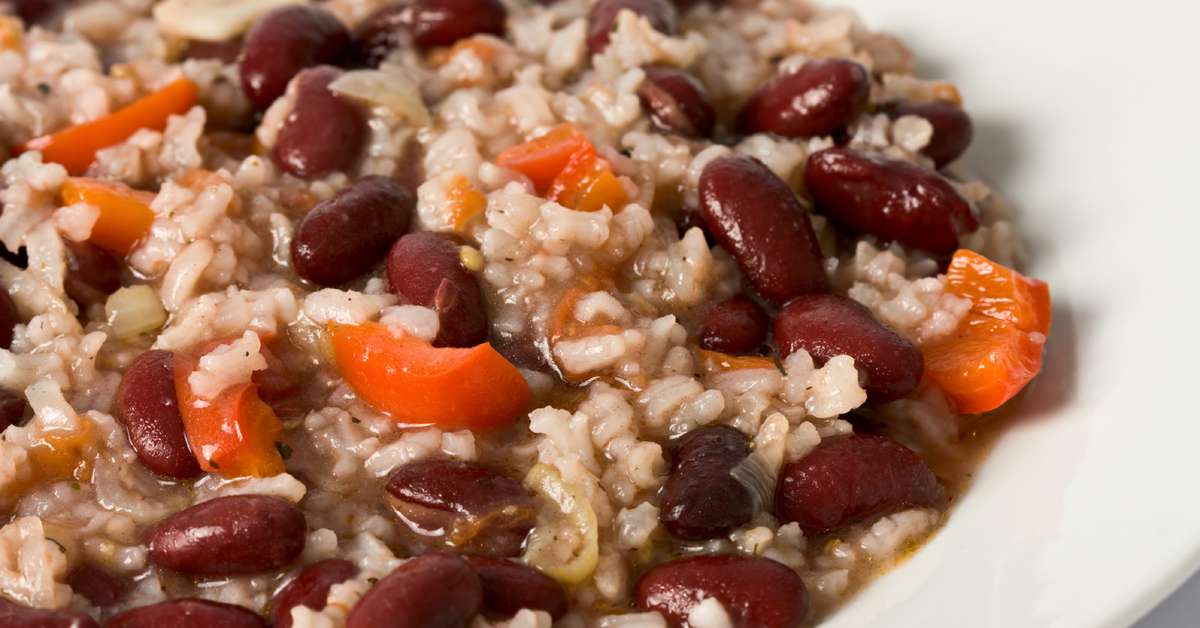 Como o arroz e feijão virou tradição na cozinha brasileira?