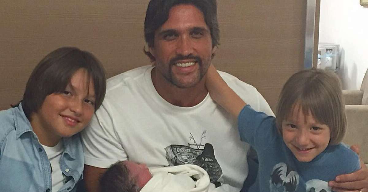 Sertanejo Léo Chaves anuncia nascimento do terceiro filho