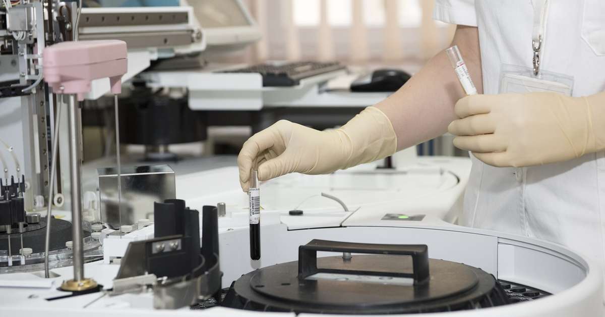 Comprar direto na distribuidora de medicamentos é mais barato?