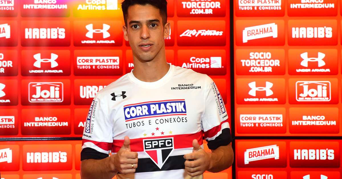 Após rodar por 17 clubes, Thomaz comemora volta ao São Paulo