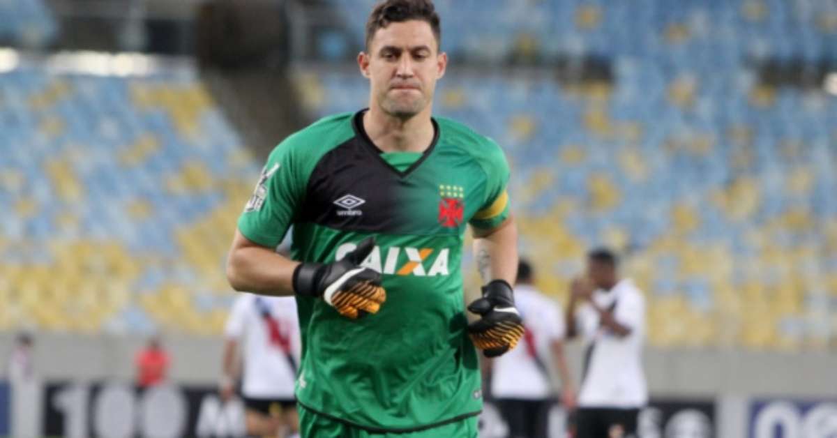 Martin Silva é convocado e deve desfalcar o Vasco em reta decisiva