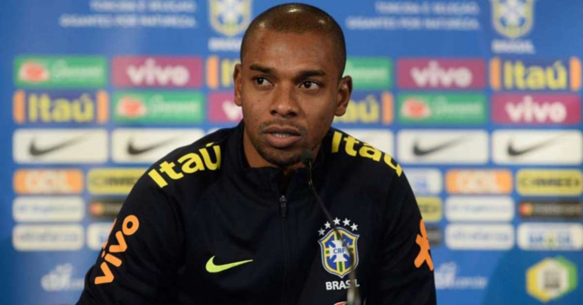 Fernandinho não se vê garantido na Copa e exalta momento da Seleção