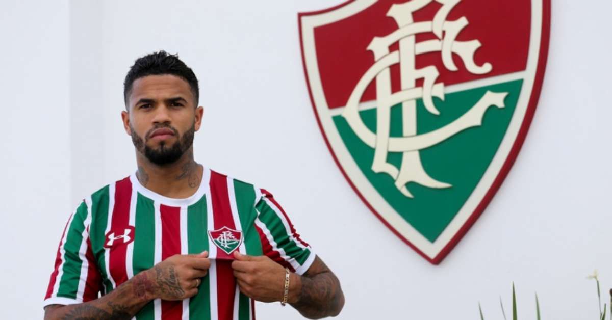 Léo comemora estreia e já projeta clássico: 'Será outra grande partida'