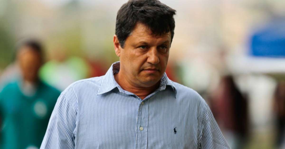 Adílson Batista comemora um mês no cargo com a 9ª posição na tabela