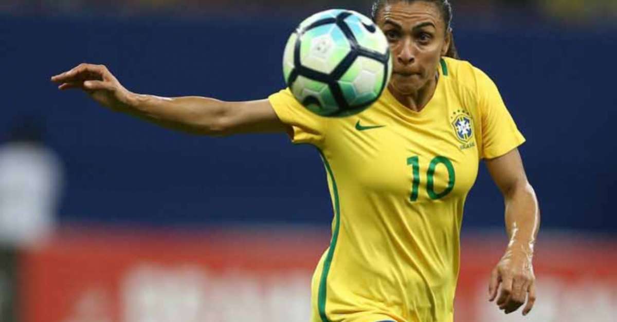 Pela 14ª vez, Marta fica entre as três melhores do mundo