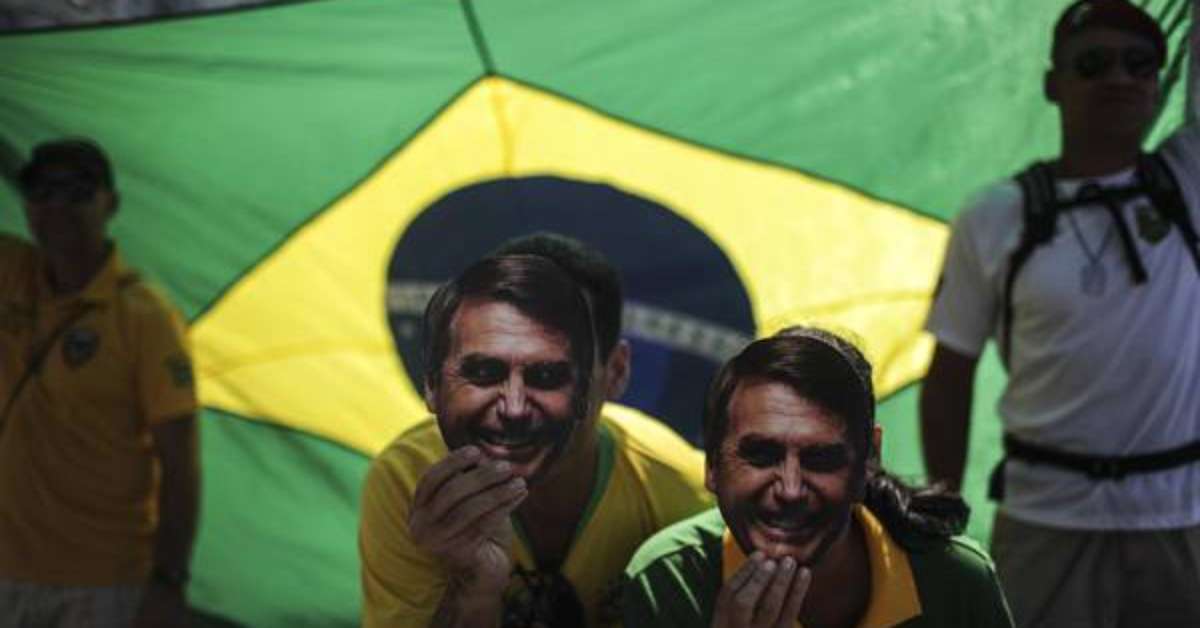 Apoiadores De Bolsonaro Se Mobilizam Após Ato Das Mulheres