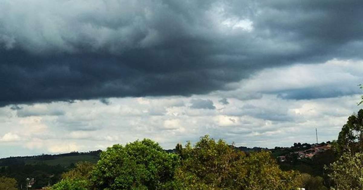 Nuvens de chuva voltam a crescer pelo Sudeste nesta terça