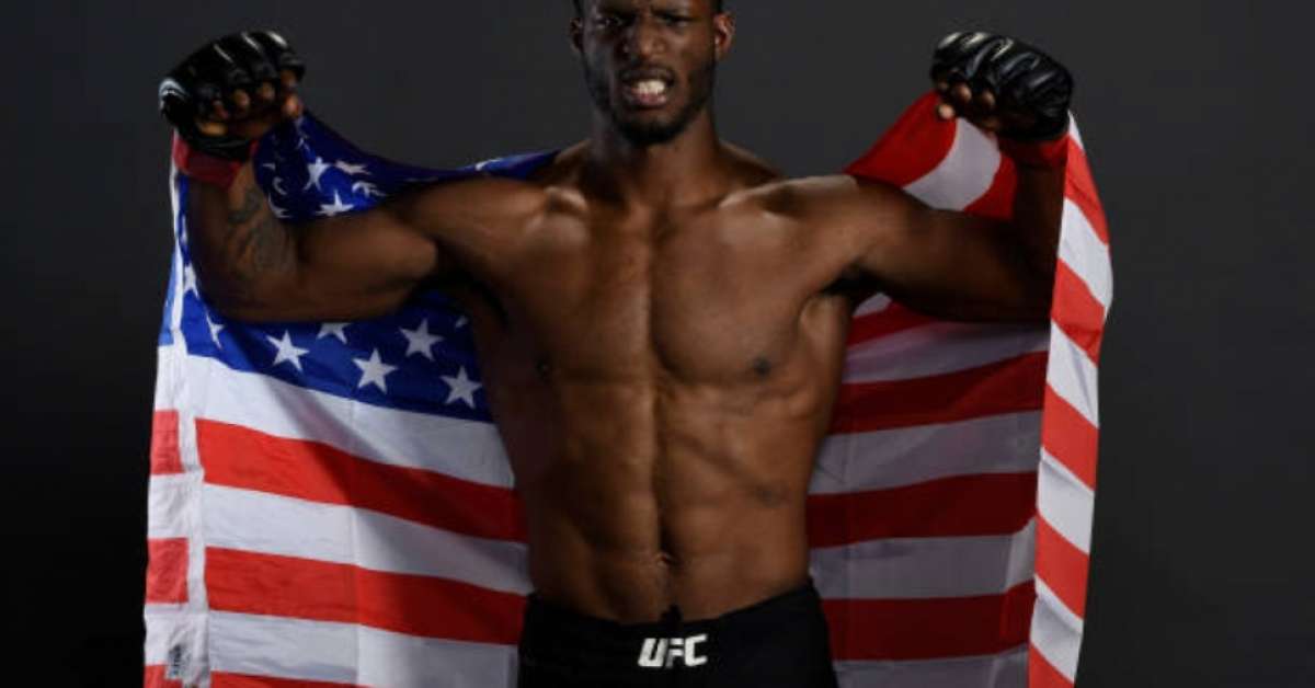 Ultimate age rápido e anuncia oponente de Glover no UFC Brooklyn