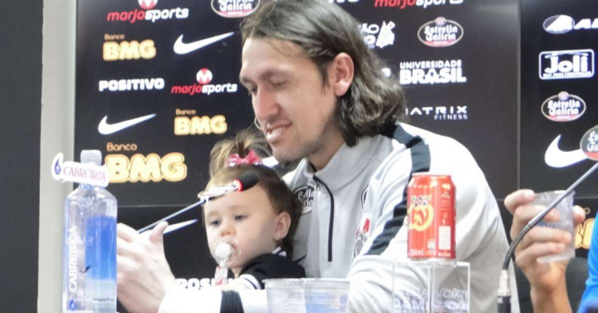 Com a filha nos braços, Cássio confirma que será o capitão do ...
