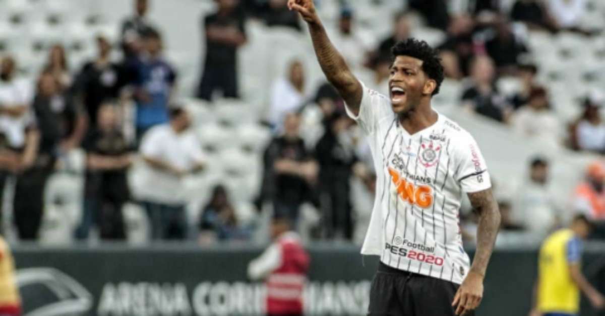 Gil comemora vitória e retorno em alto nível ao futebol brasileiro