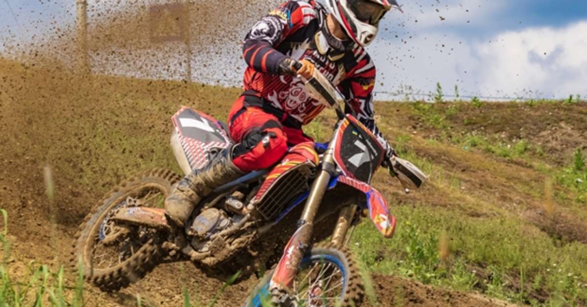 Prática de motocross pede veículos que nem sempre têm circulação ...