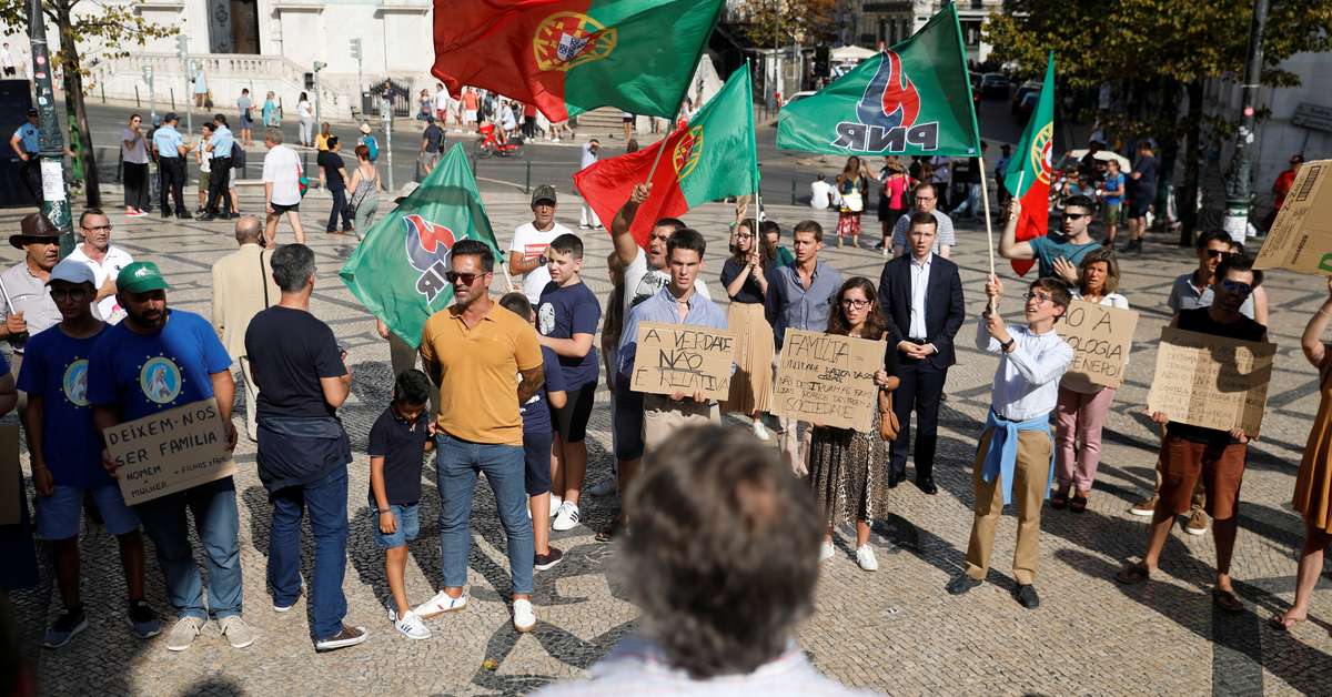 Isolada, extrema-direita de Portugal enfrenta dificuldades em eleição