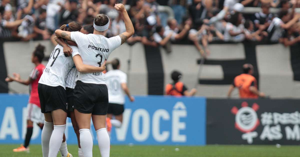 Corinthians vence São Paulo, bate recorde e fatura Paulista