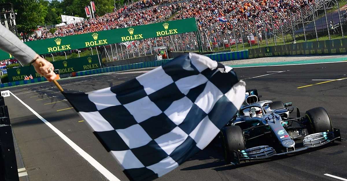 F1 reverte para bandeira quadriculada tradicional como sinal de ...