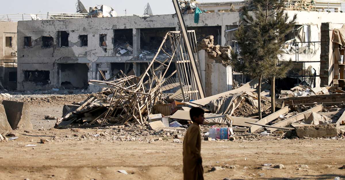 Ataque do Taliban a base militar afegã dos EUA mata 1 e fere dezenas