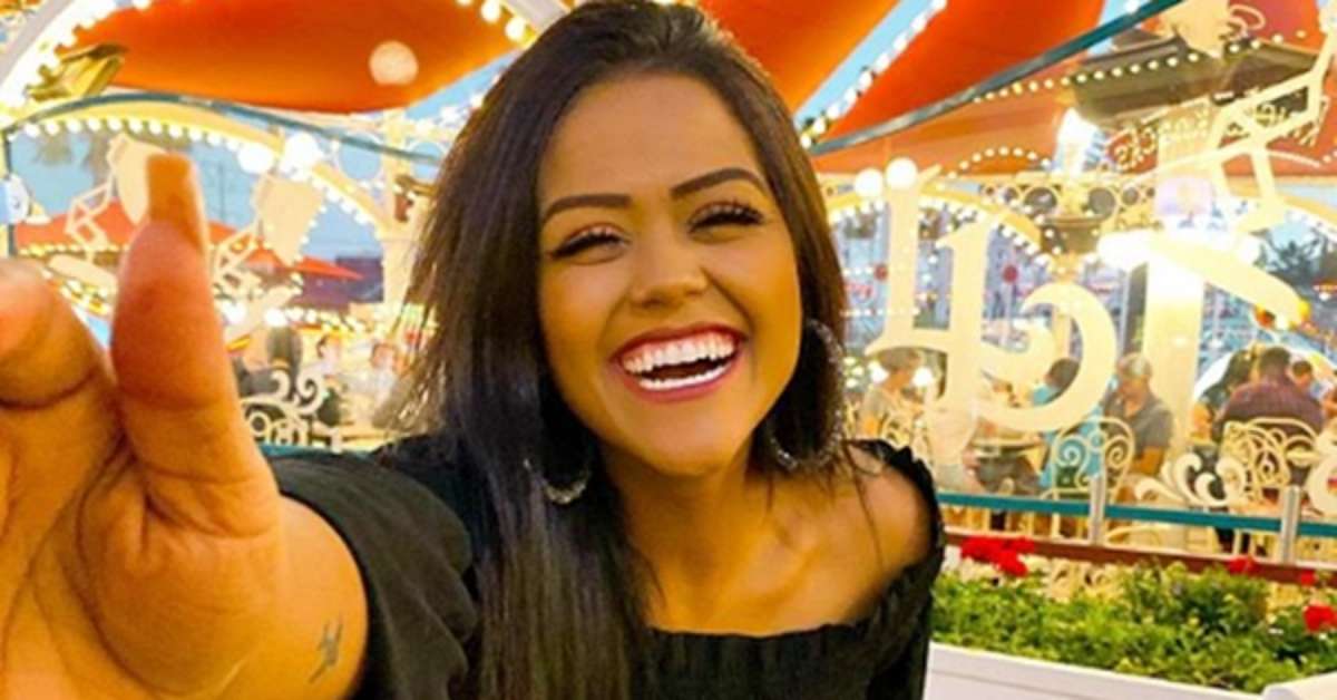 Camila Loures Premiada Melhor Youtuber Da America Latina
