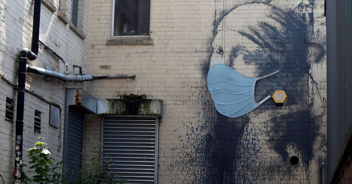 Obra de Banksy ganha máscara facial contra coronavírus