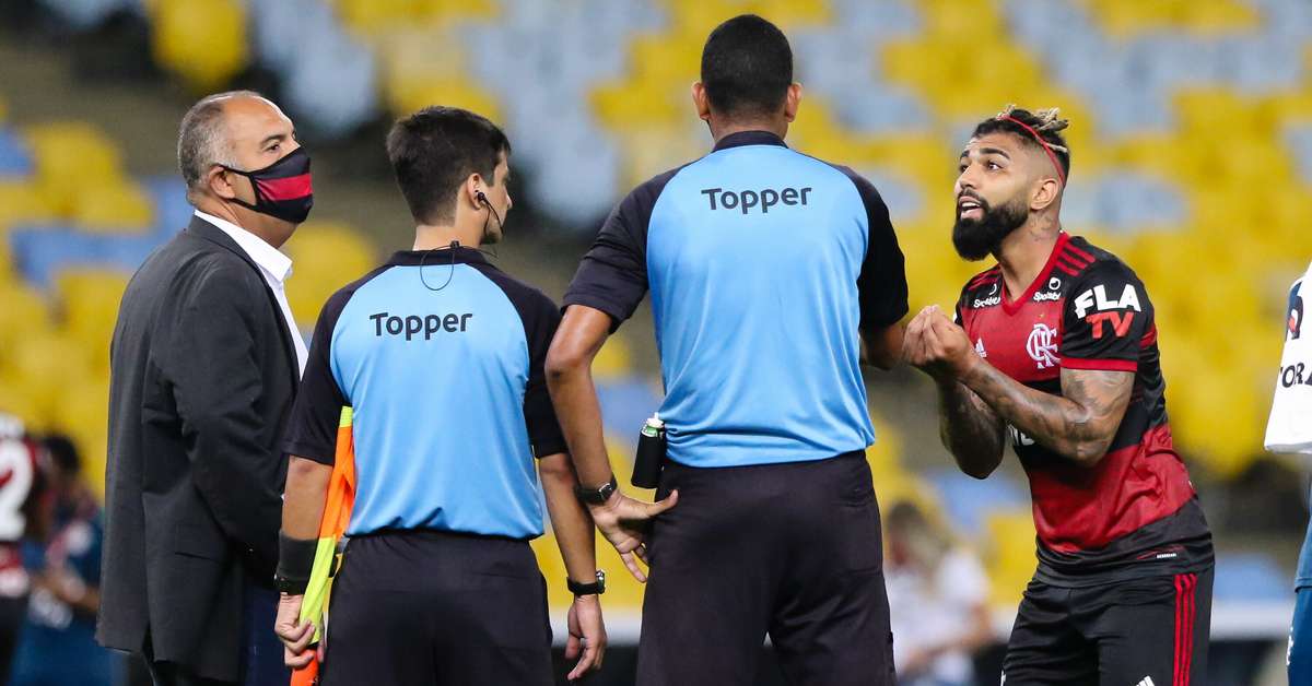 Árbitro explica expulsão de Gabigol no Fla-Flu Árbitro explica expulsão de Gabigol no Fla-Flu