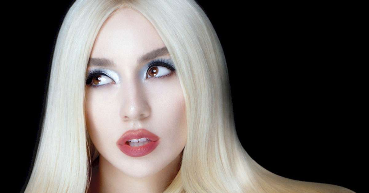 Ava Max anuncia novo álbum "Heaven & Hell" para setembro