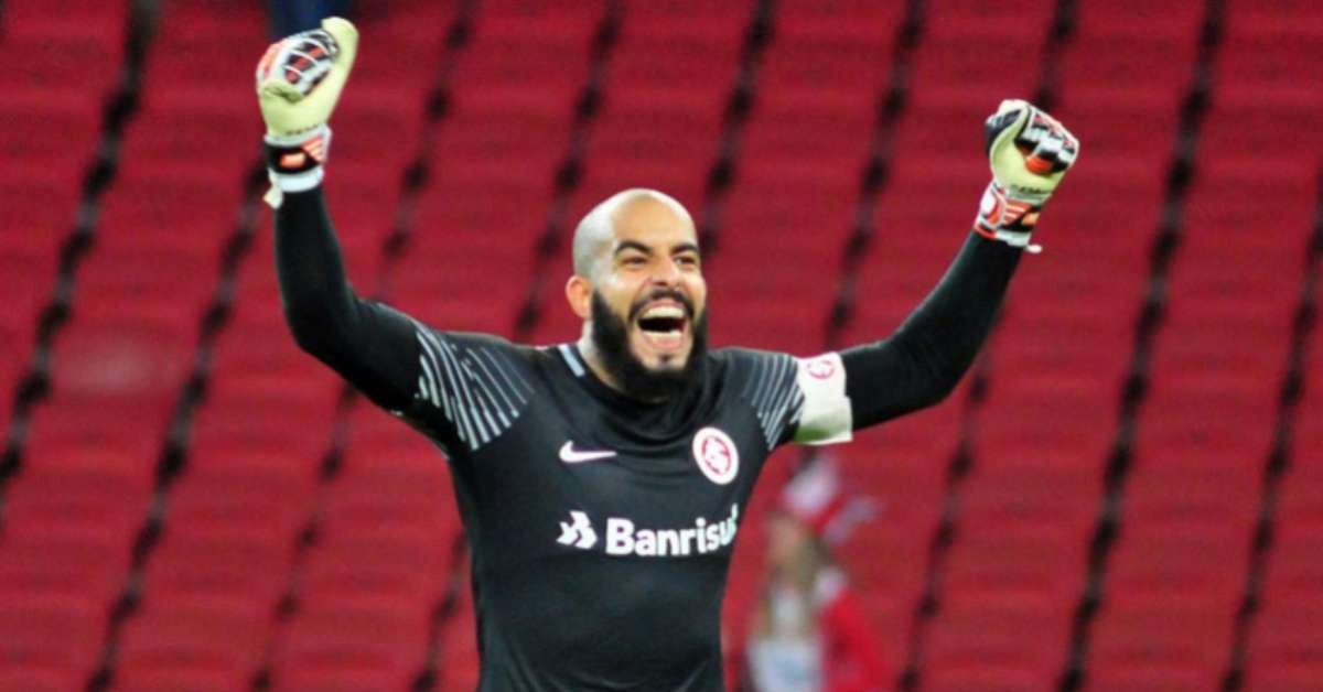 Há nove anos, Danilo Fernandes estreava como jogador profissional