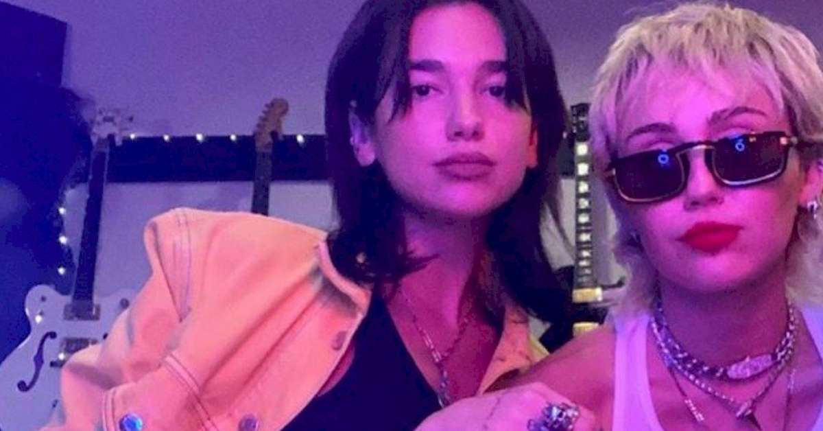 Dua Lipa e Miley Cyrus são vistas em estúdio. Fãs cogitam novo clipe